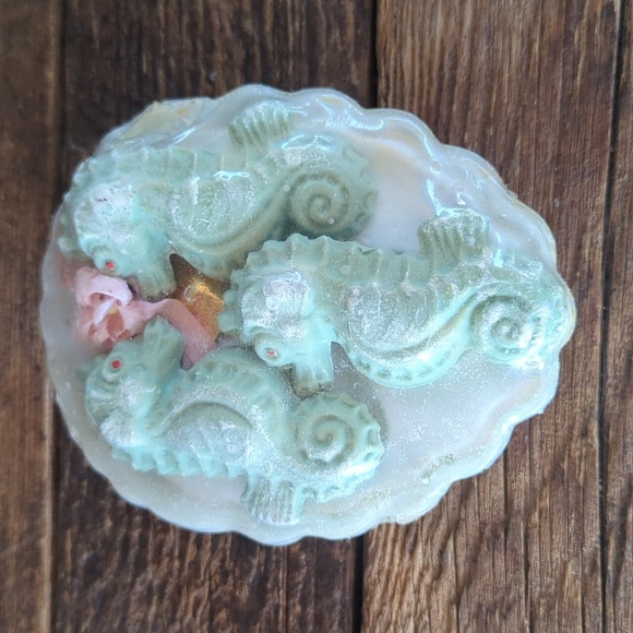 Accessories | Vintage Milk Glass Scalloped Shell Seahorse Miniature ...